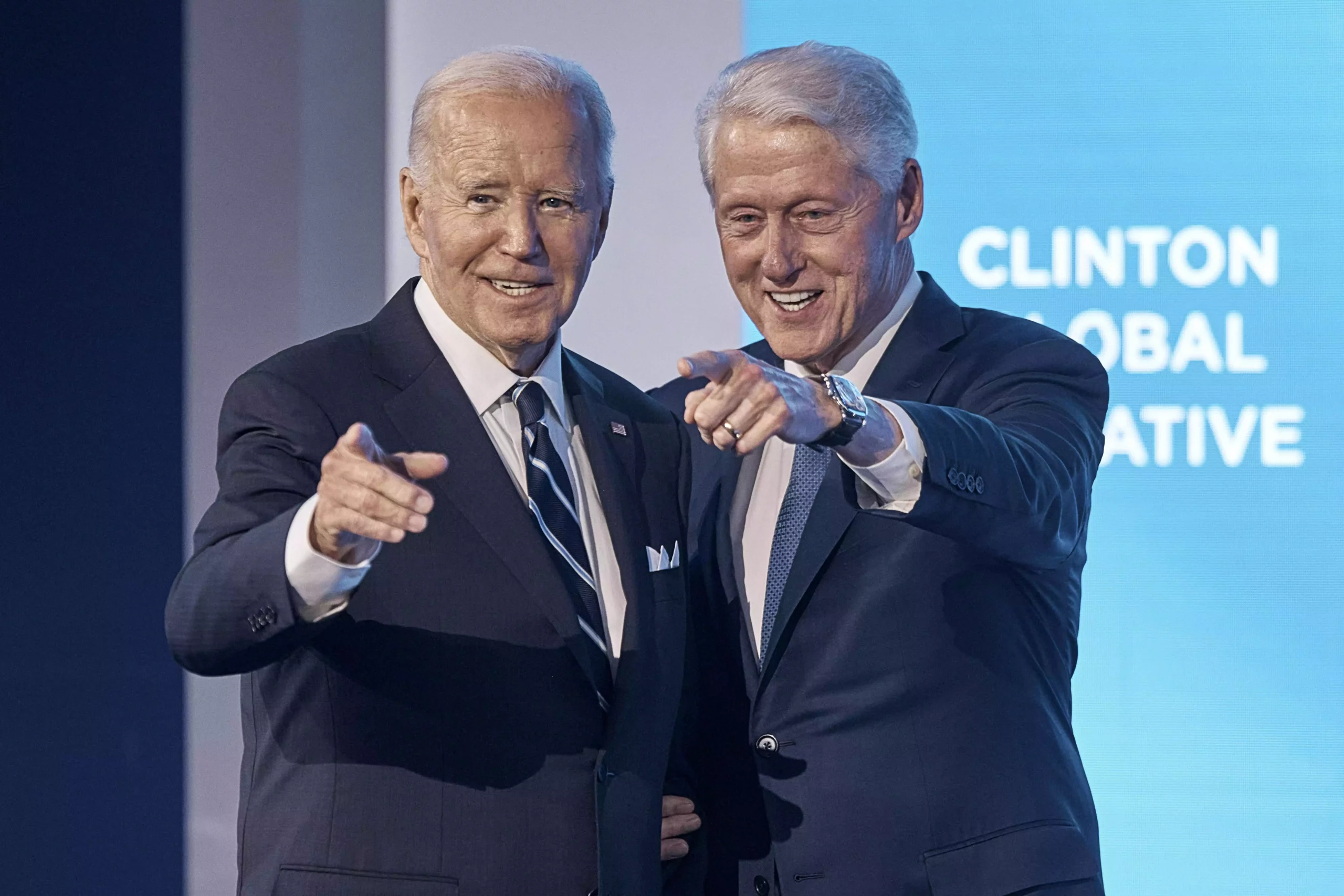Bill Clinton briefly mistaken for Biden during McDonald's visit - EVOL ...