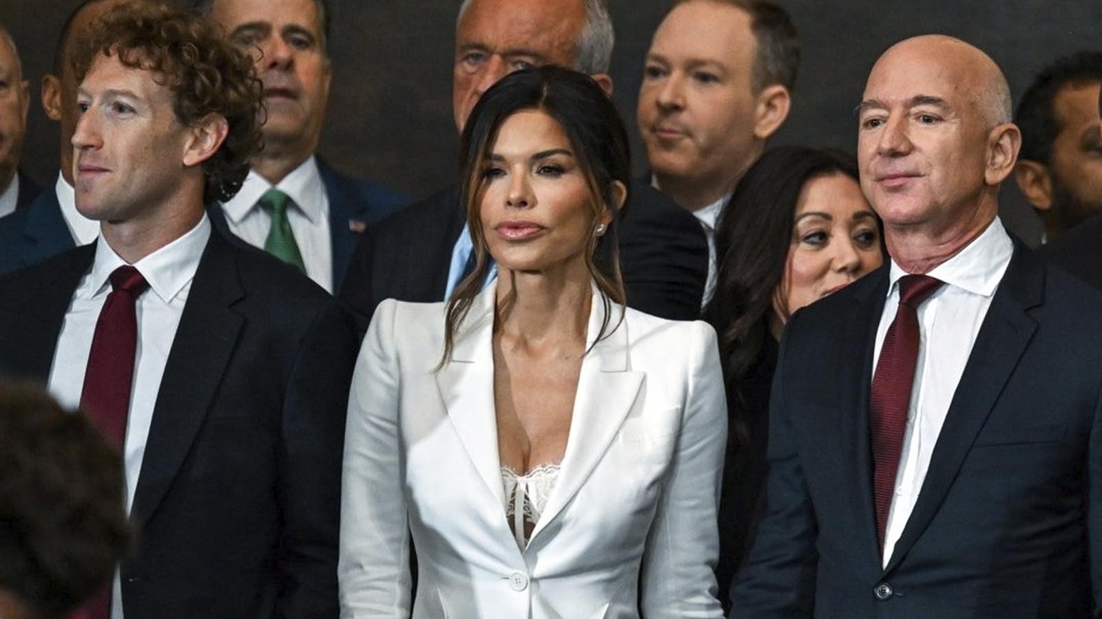 Social Media Erupts: Amazon Founder’s Fiancé Shows Up to Inauguration ...