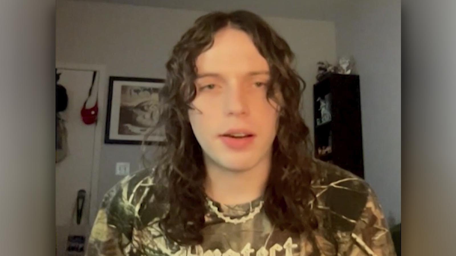 Teen Who Snitched on His Own Father to FBI Cries to CNN Over Jan. 6 ...