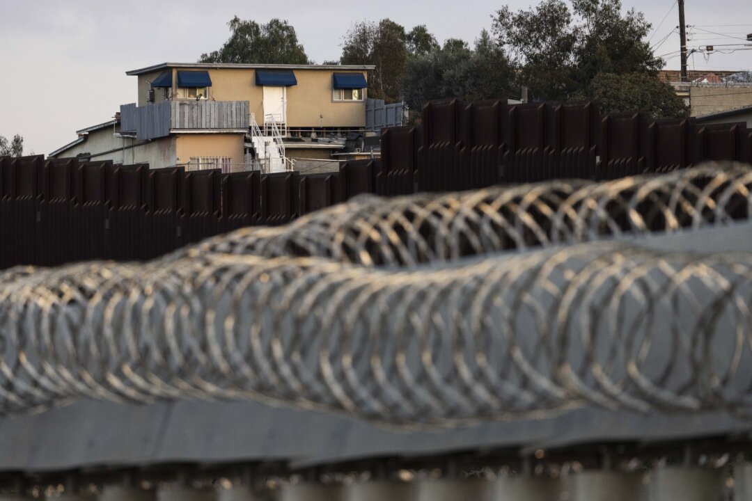 Mexican Troops Begin Moving to Border With US: What We Know so Far ...