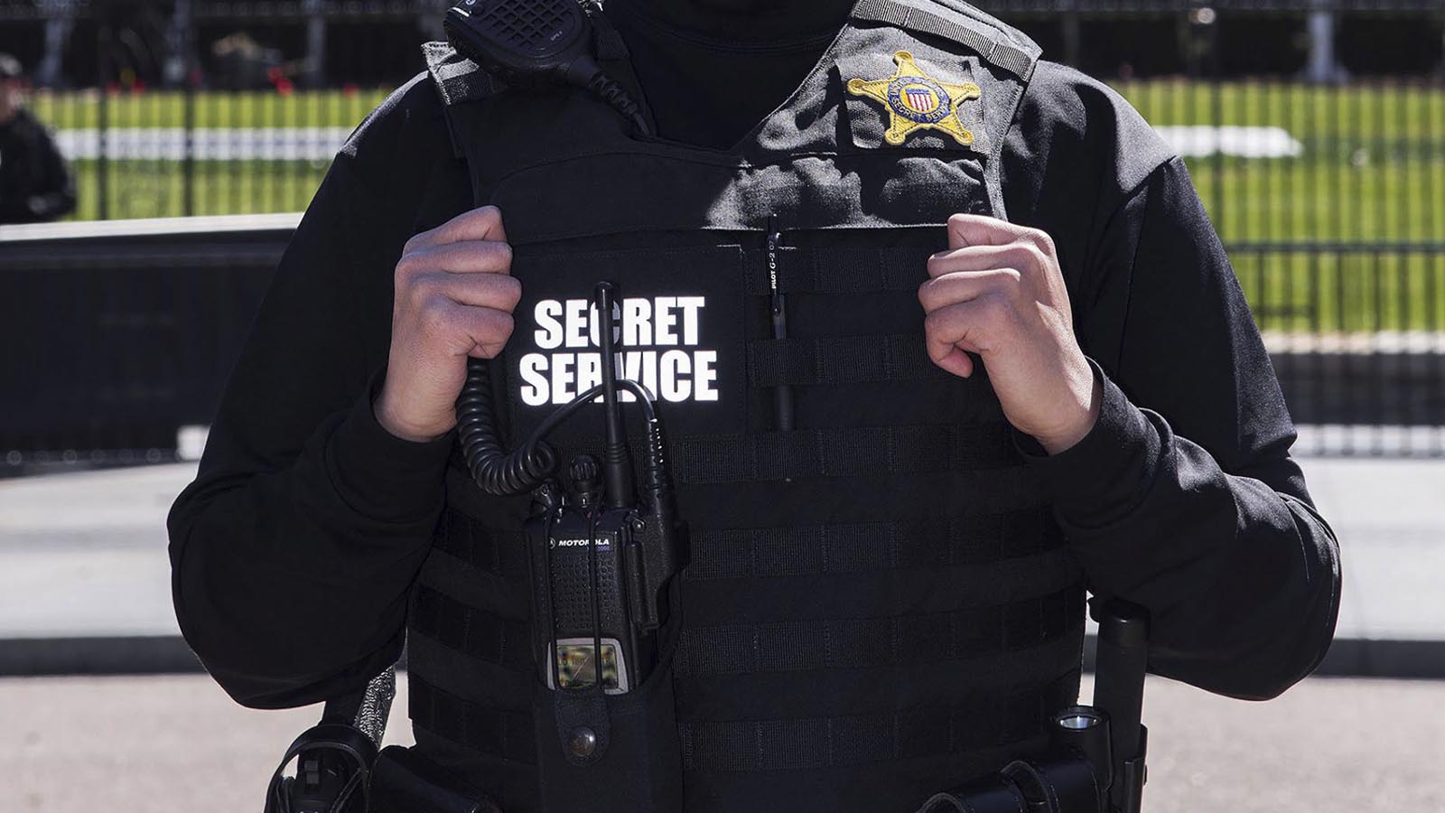 Female Secret Service Agent Trainee Shoots Herself and Is Airlifted to ...