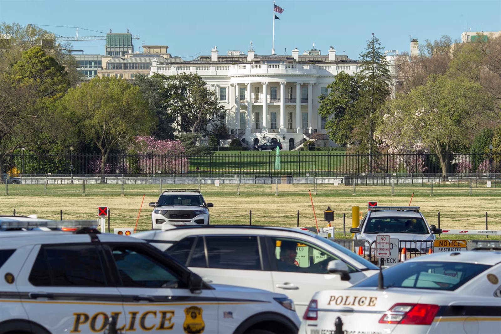 Secret Service Shoots Armed Man Outside White House - EVOL - Evol News