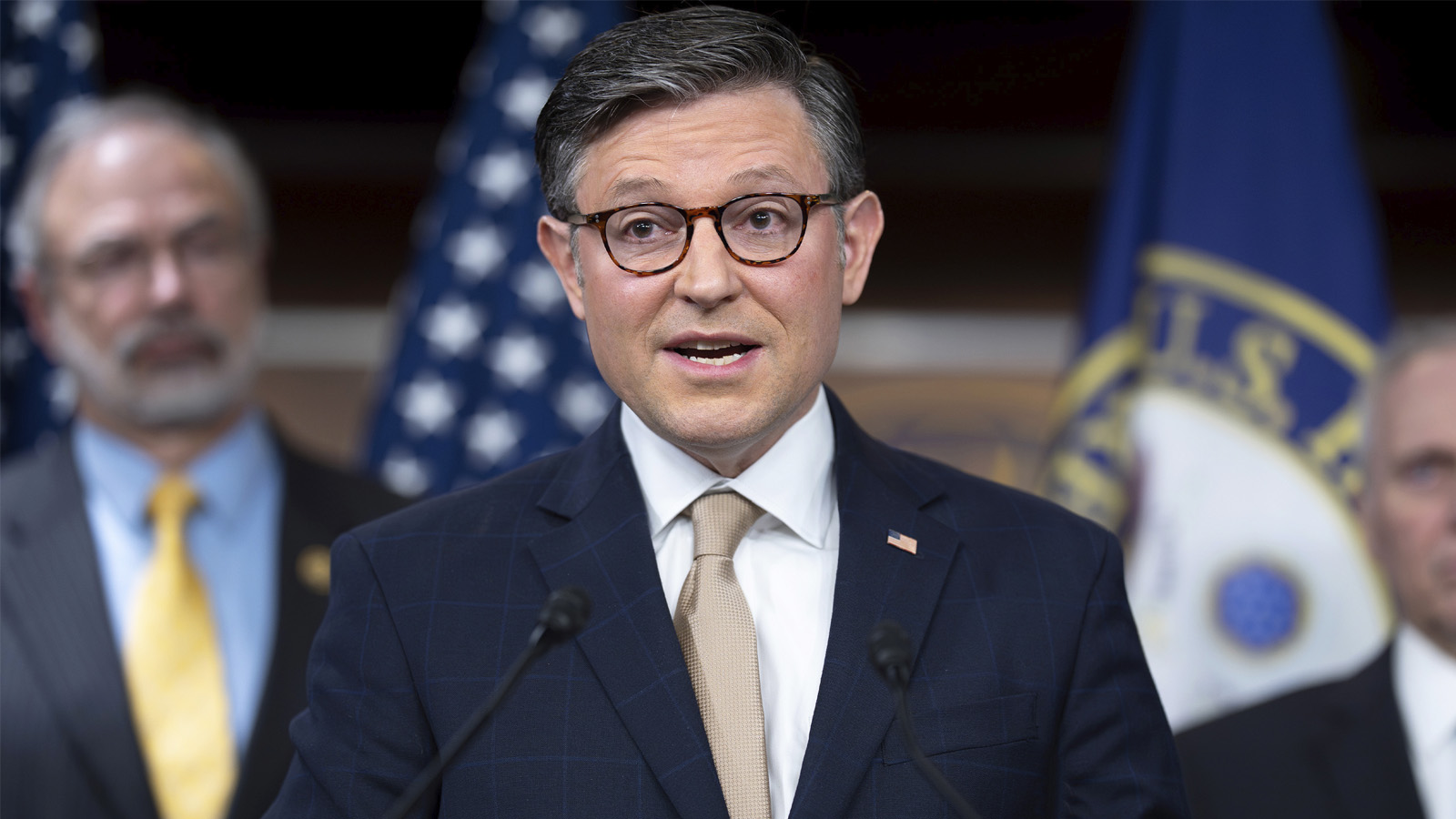 House Passes Trump-Backed Budget Plan to Avert Government Shutdown - EVOL - Evol News