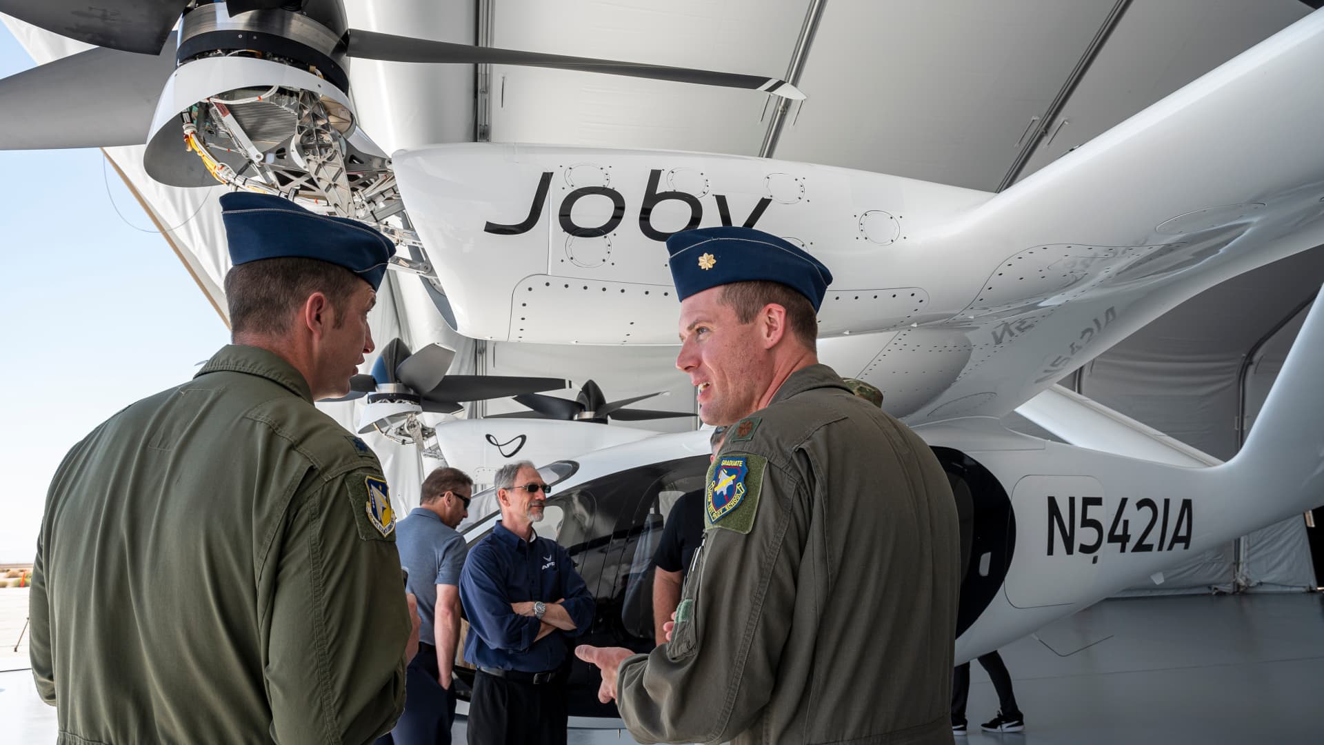 Joby Aviation shares pop 13% as electric air taxi maker closes $250 ...
